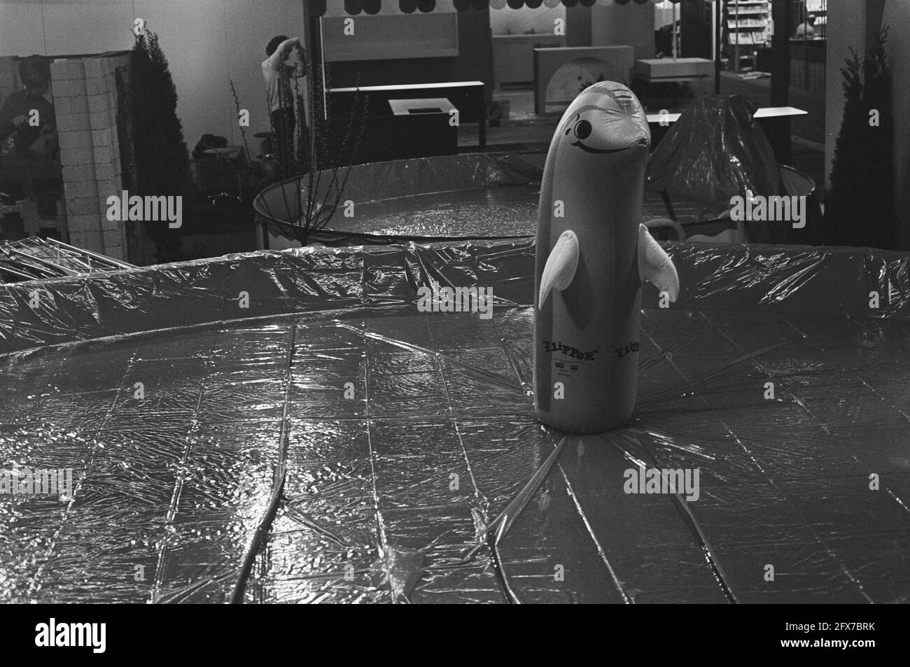 Fitting out of a booth, March 25, 1971, fairs, The Netherlands, 20th ...