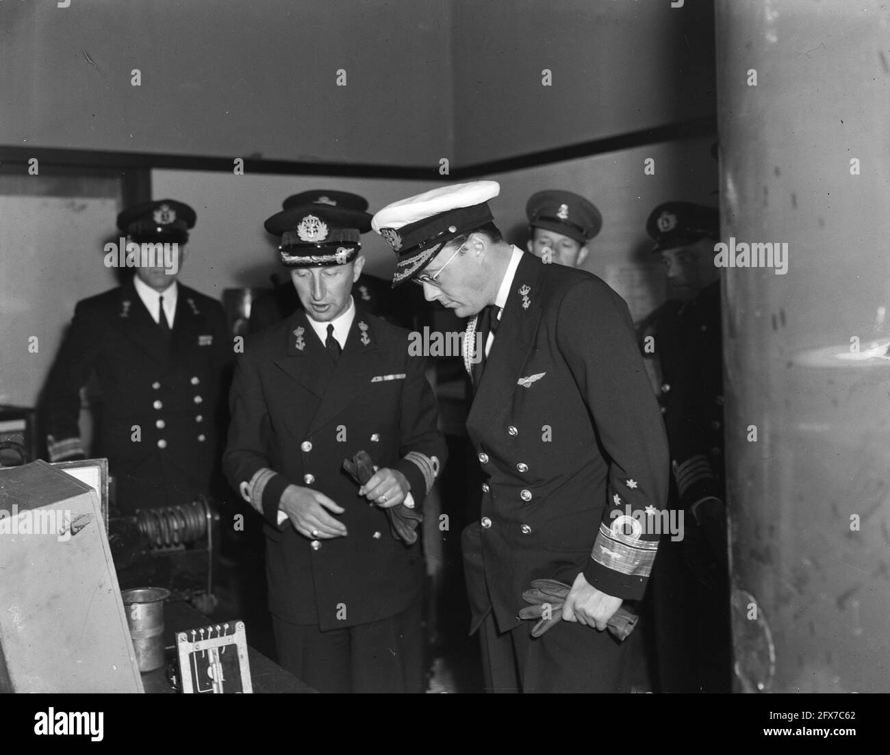 Inspection naval minesweeping service hi-res stock photography and ...