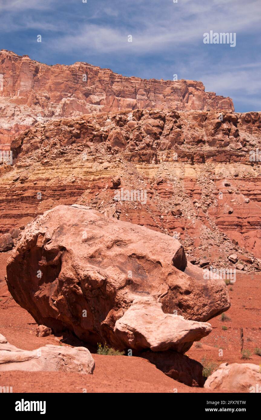 Rock in a shape of a skull at Cave Dwellers site on highway 89 ...