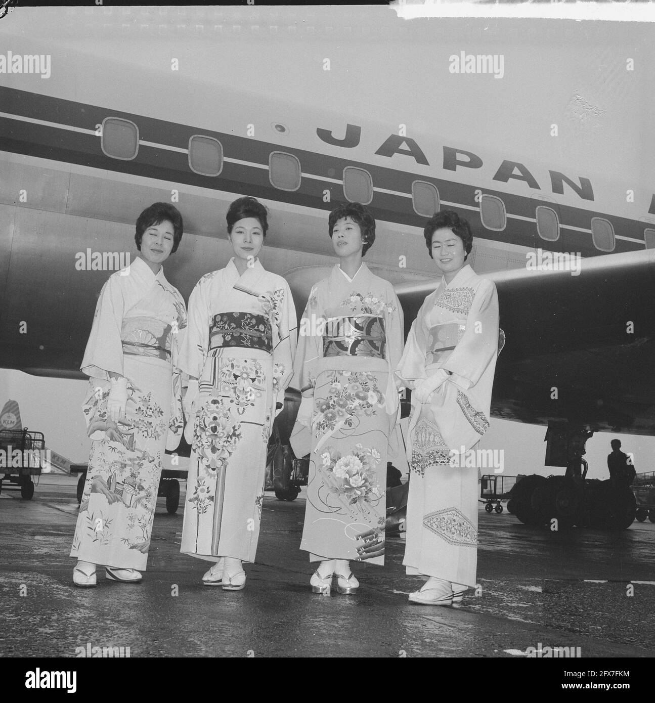 Japanese stewardesses hi-res stock photography and images - Alamy