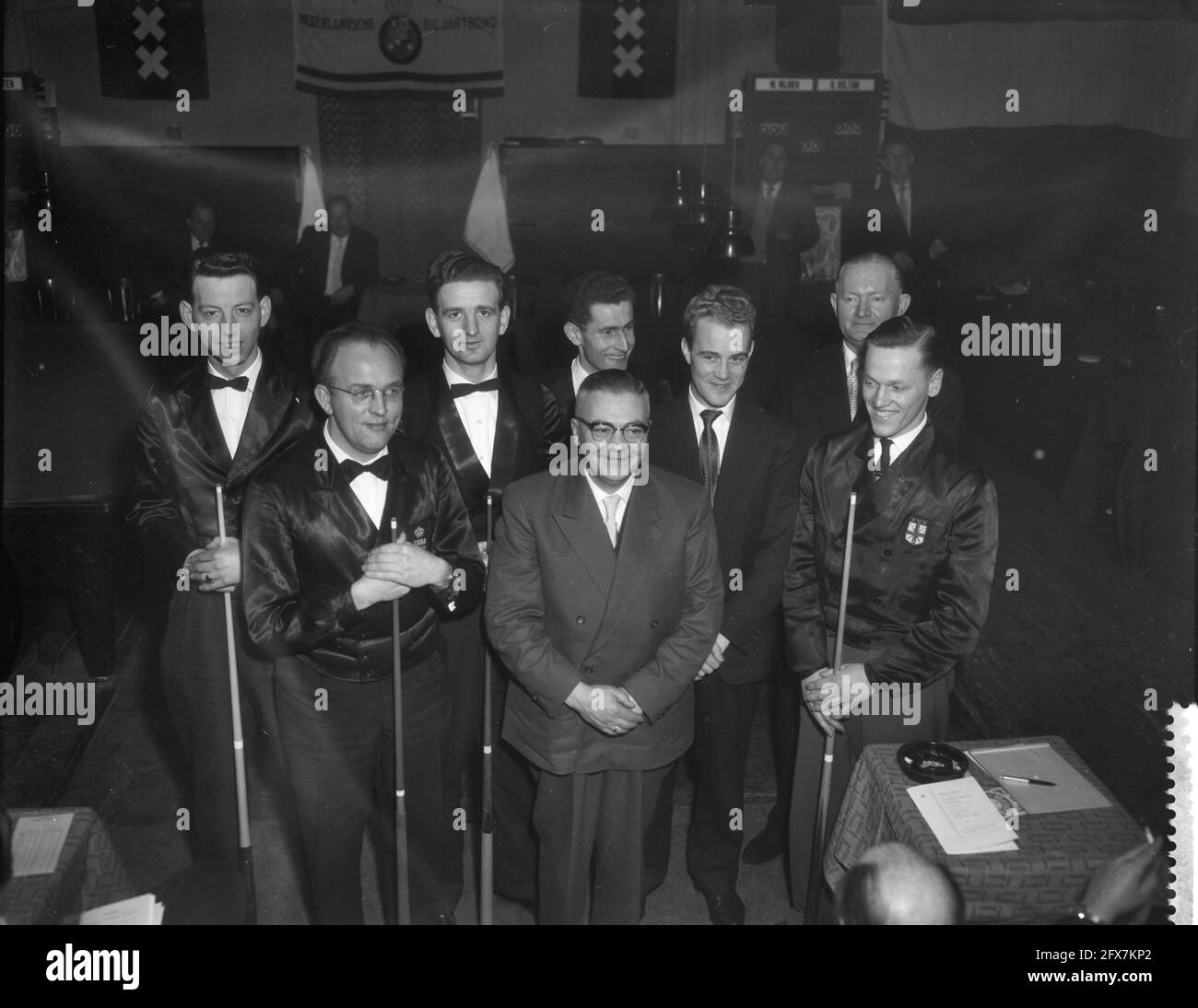 Dutch champion of the major billiard class 47/2 From left to right: G ...