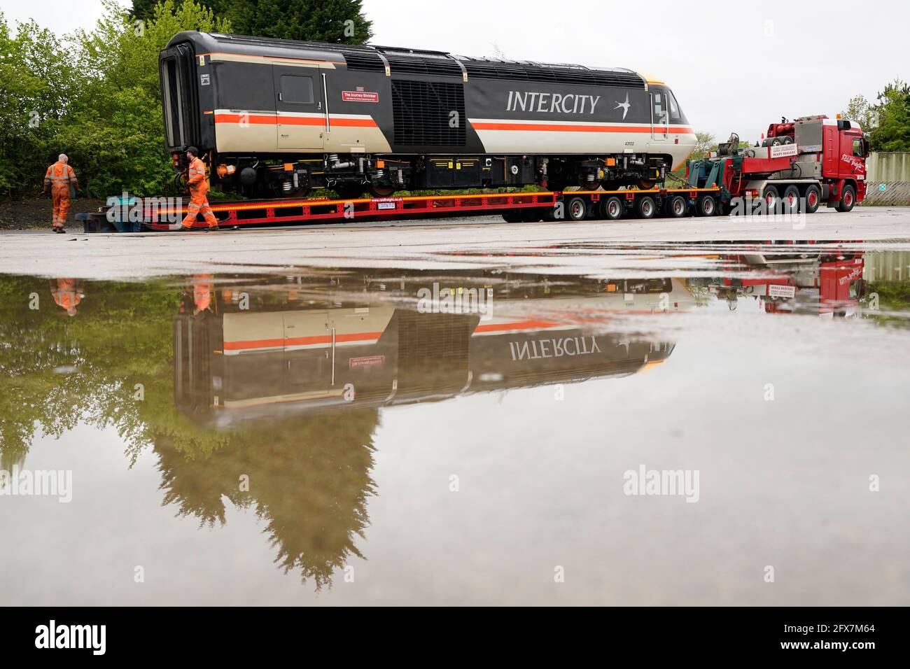 The world's fastest diesel engine, the HST 43102 power car arrives at ...