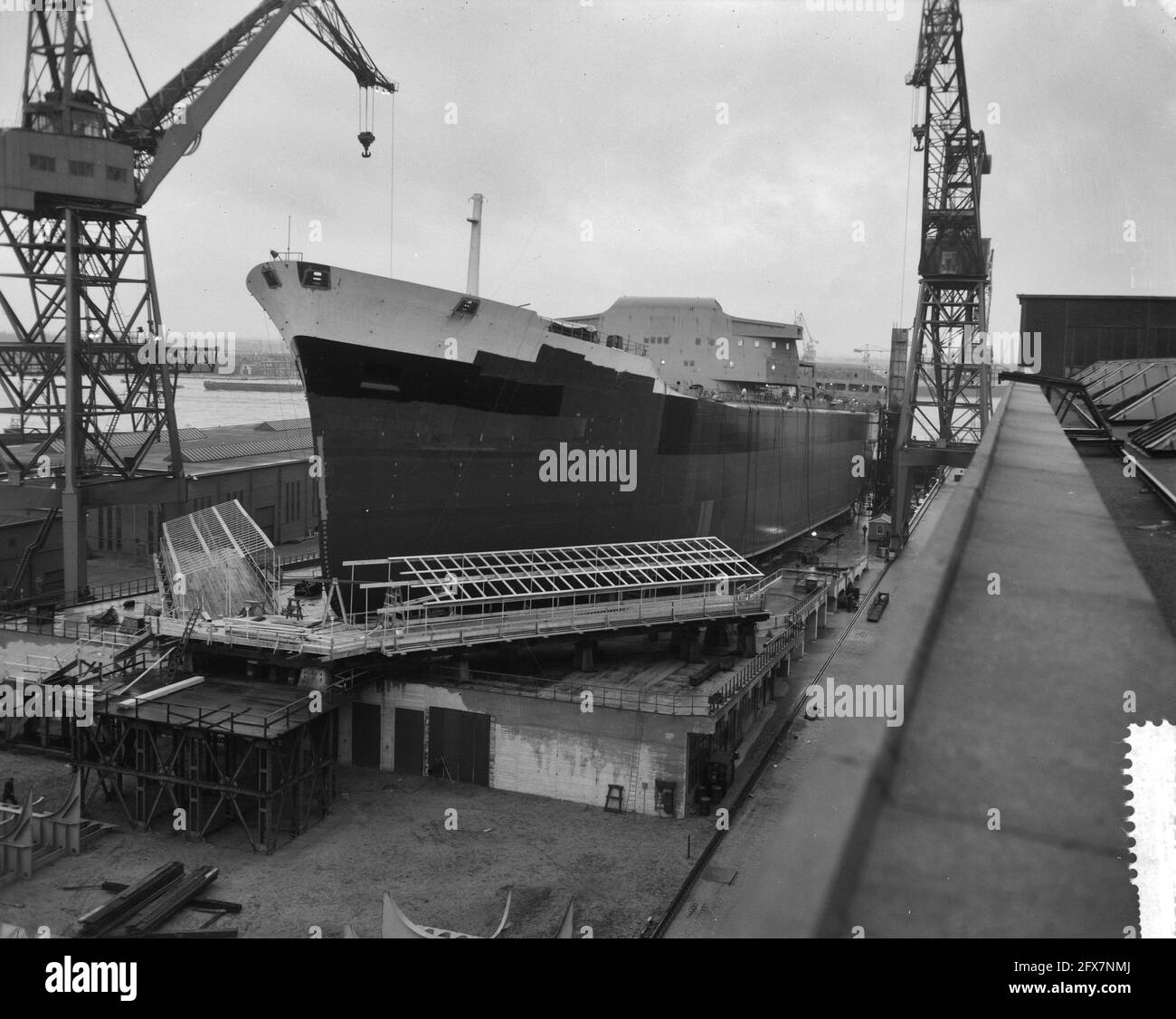 48000 tons shell tanker hi-res stock photography and images - Alamy