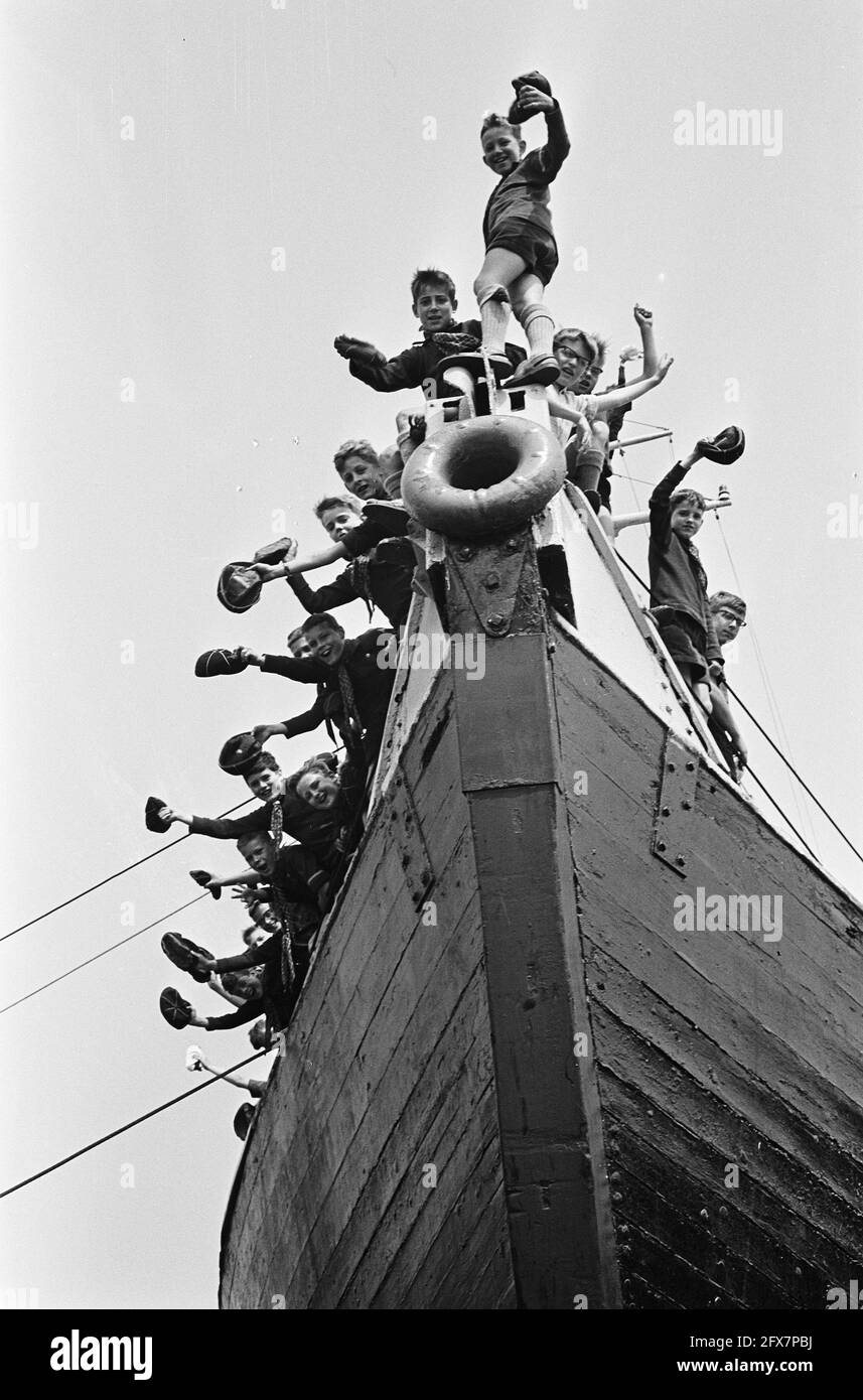 50 years of Sea Scouts. The Dunnewold Vikings from Amsterdam; a group ...