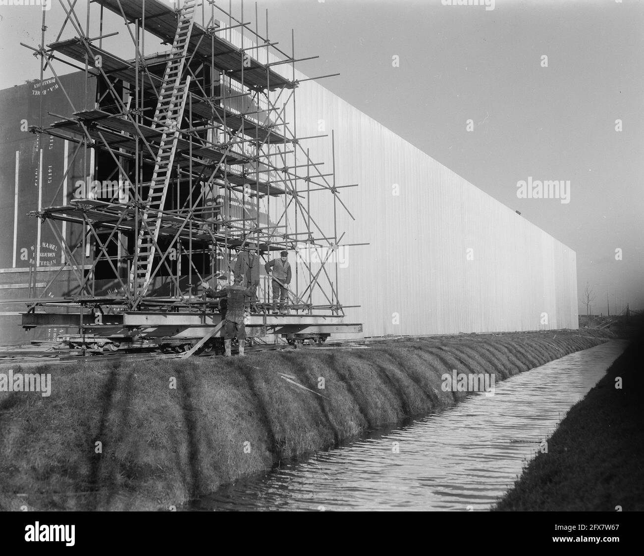 1957 building hi-res stock photography and images - Alamy
