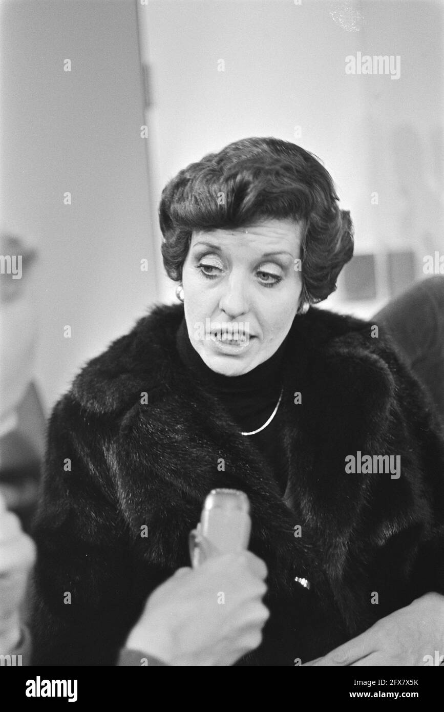 Irish womens movement betty williams hi-res stock photography and ...