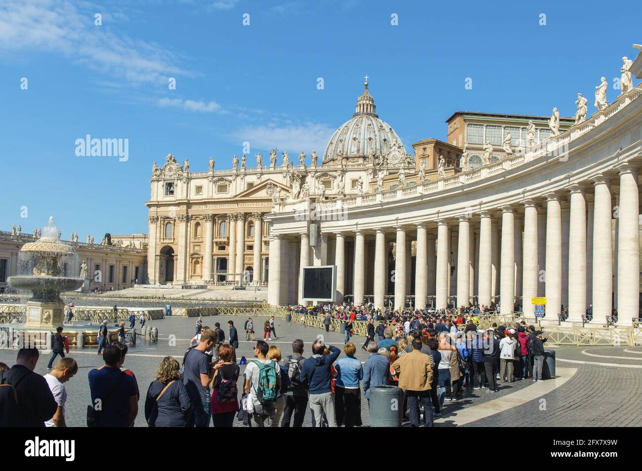 St peter queue hi-res stock photography and images - Alamy