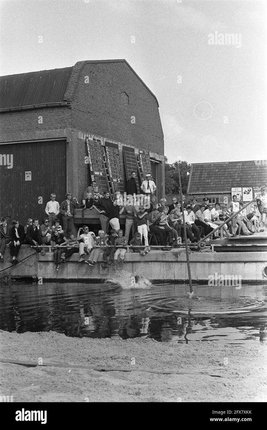 Championship pole vaulting in Winsum, Friesland, August 15, 1970 ...