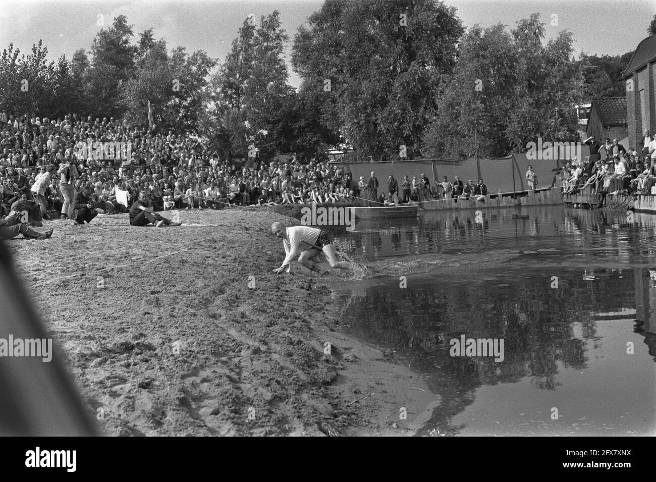 Championship pole vaulting in Winsum, Friesland, August 15, 1970 ...