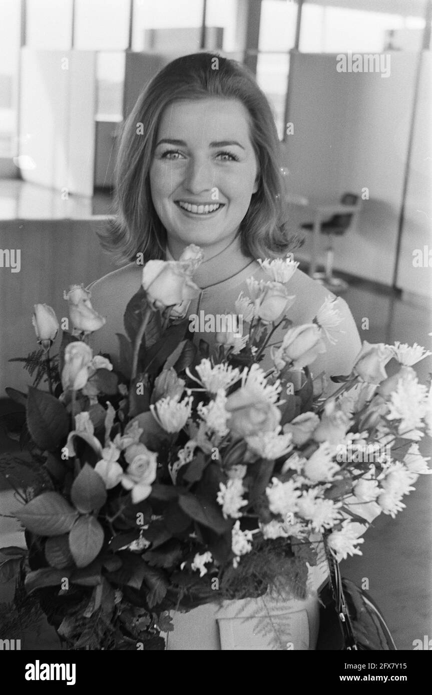 Arrival miss australia 1969 20 year old suzanne mcclelland Black and ...