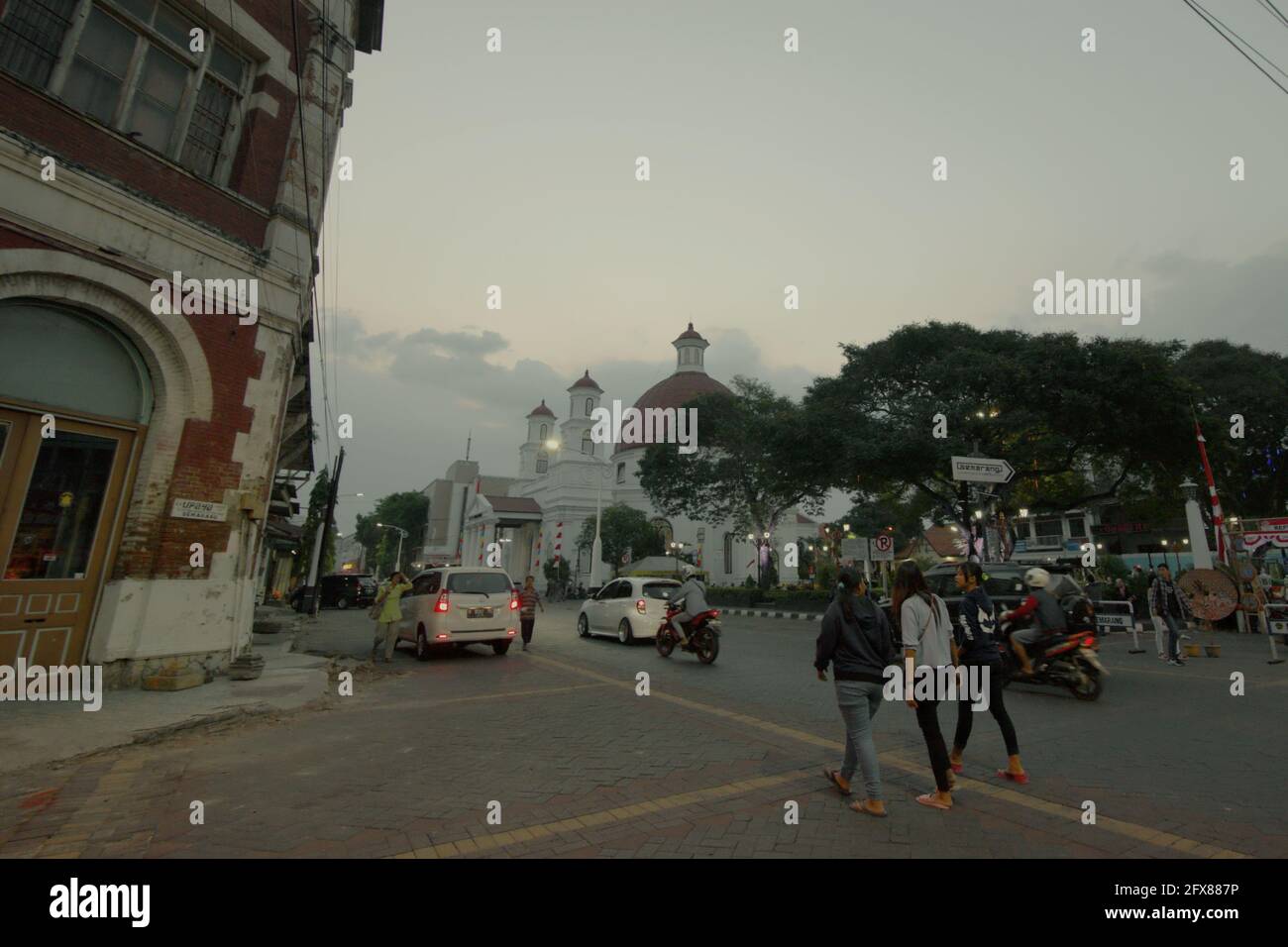 Semarang java indonesia women hi-res stock photography and images - Alamy