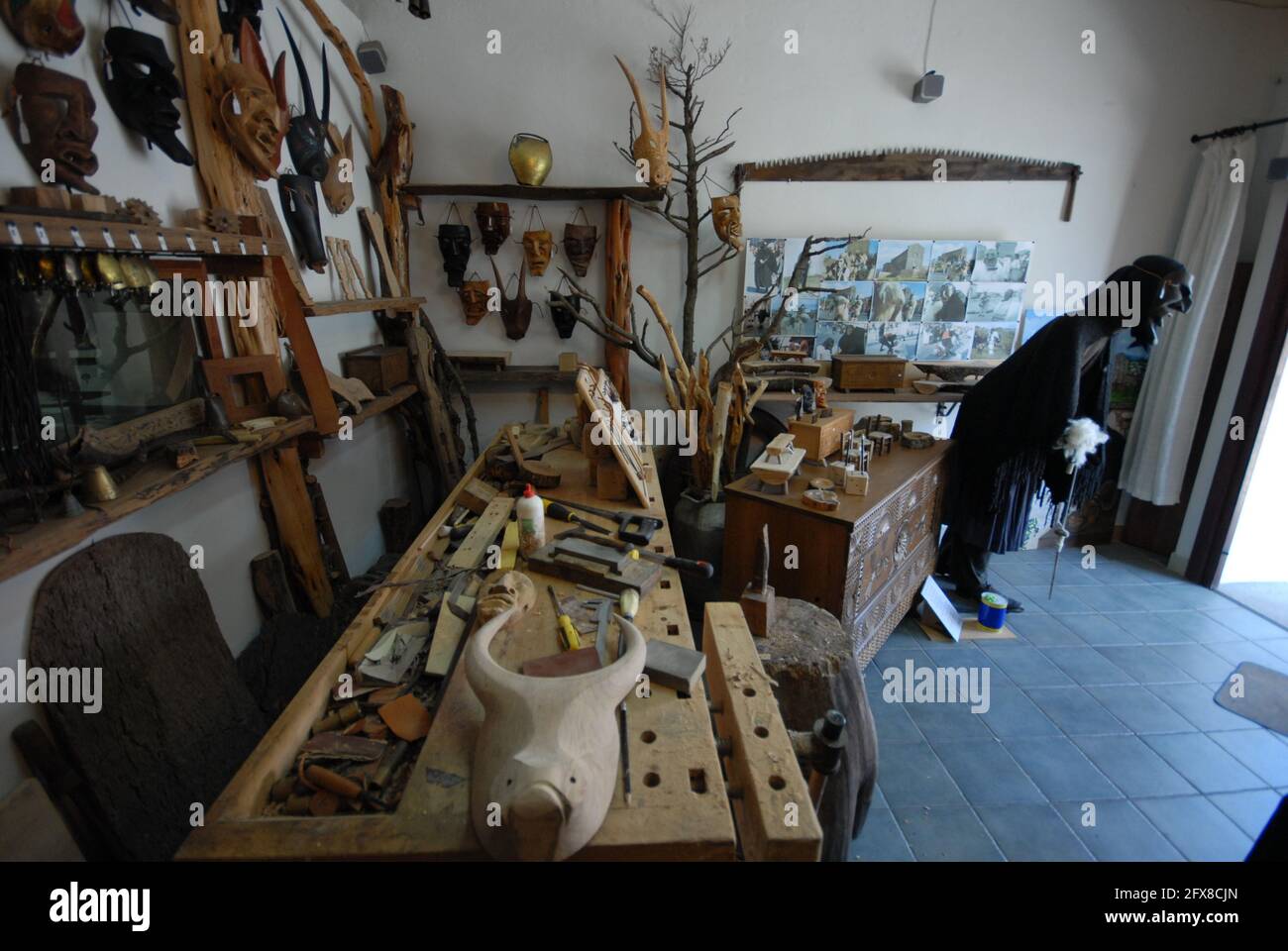 Folklore sarde hi-res stock photography and images - Alamy