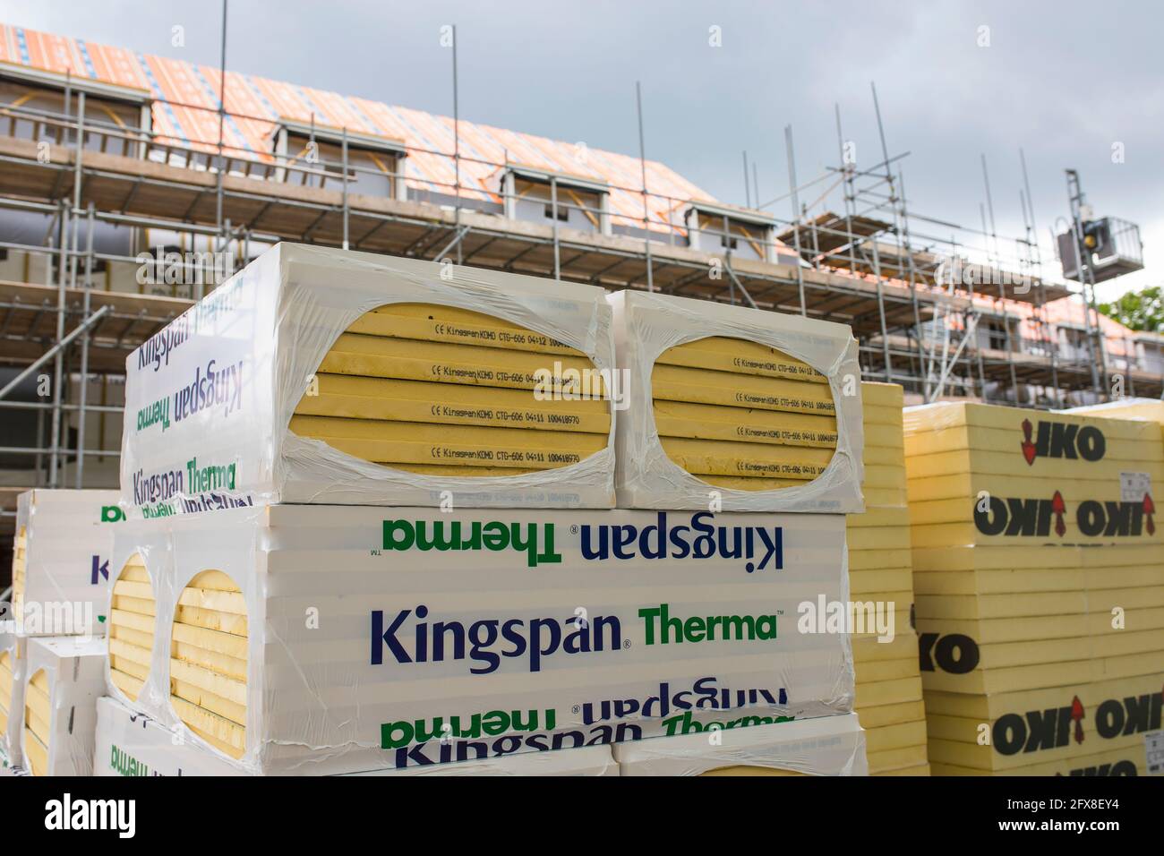 Insulation material for sustainable isolation in front of a new ...