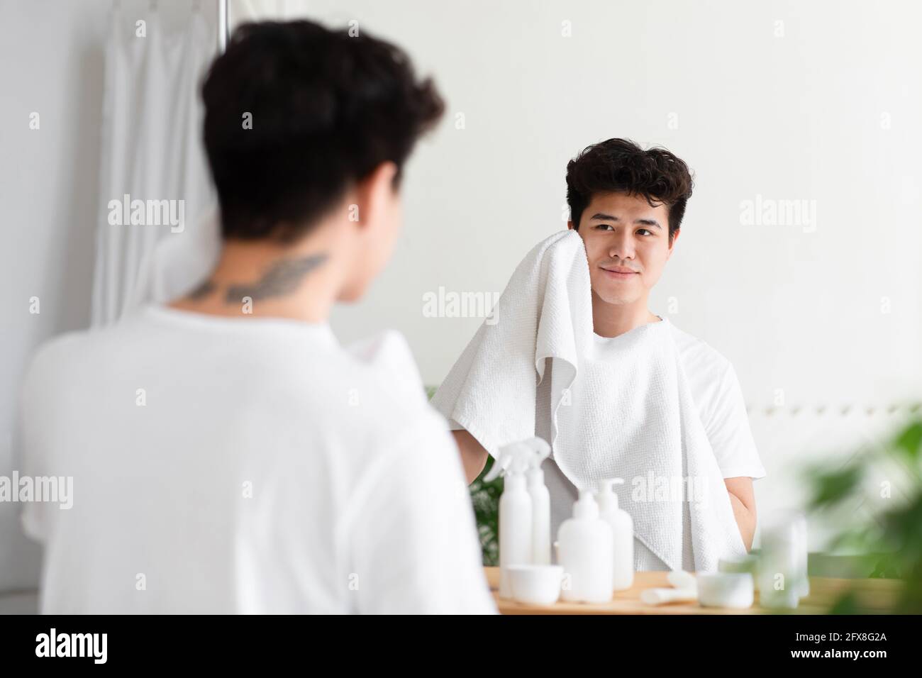 Male skin care, home procedures and routine hygiene Stock Photo - Alamy