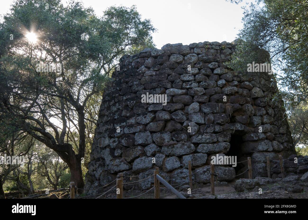 Pozzo sacro Santa Caterina, Paulilatino, Sardegna, Italia Stock Photo ...