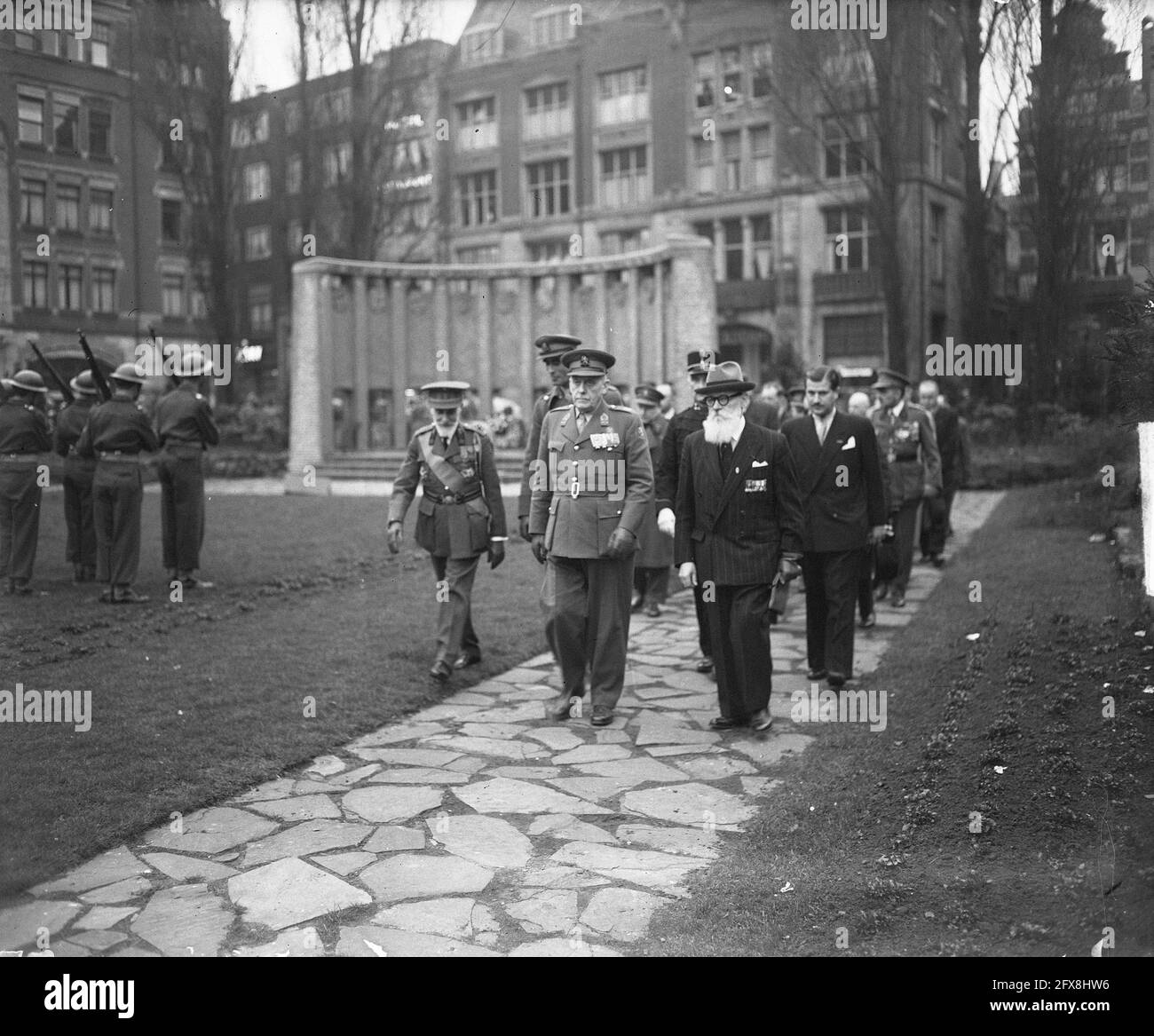 War invalids hi-res stock photography and images - Alamy