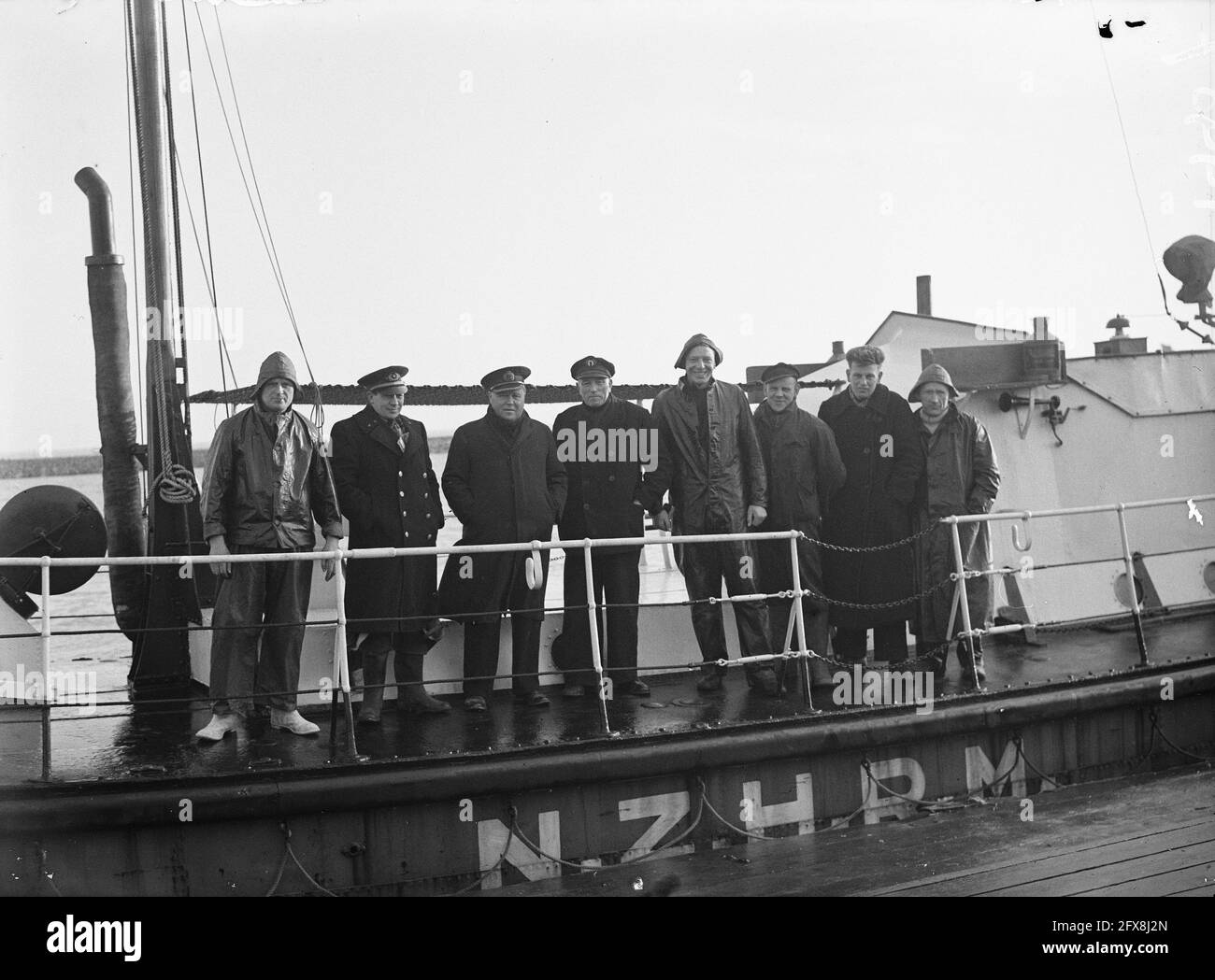 Cargo ship crew hi-res stock photography and images - Alamy