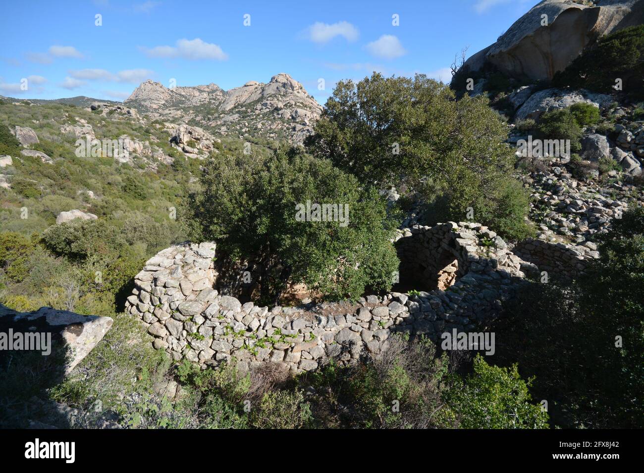 Complesso nuragico di Malchittu, Sardegna Stock Photo - Alamy