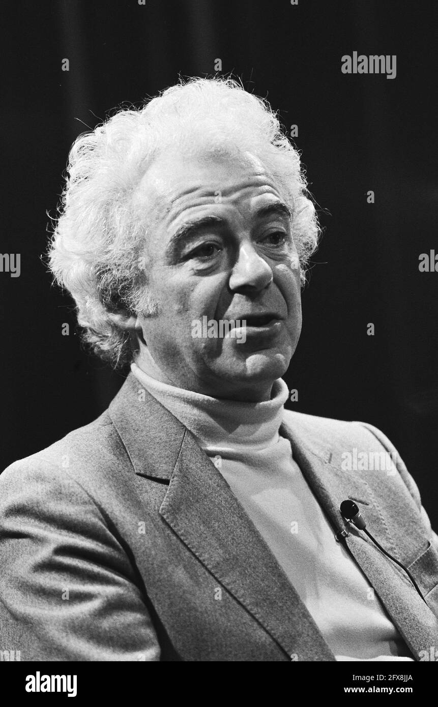 Benjamin Creme during lecture at RAI convention center after ...