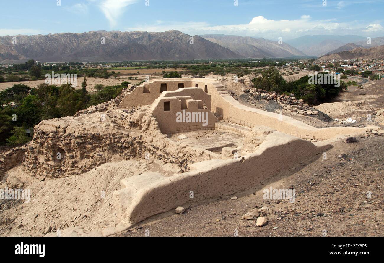 Los Paredones - historic ruins of incan castle in Nazca or Nazca town ...