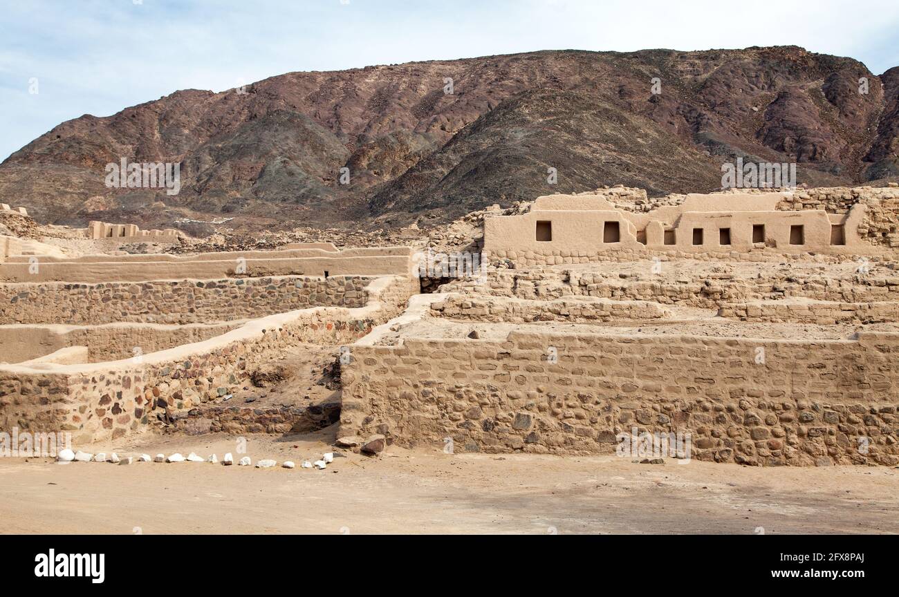 Los Paredones - historic ruins of incan castle in Nazca or Nazca town ...