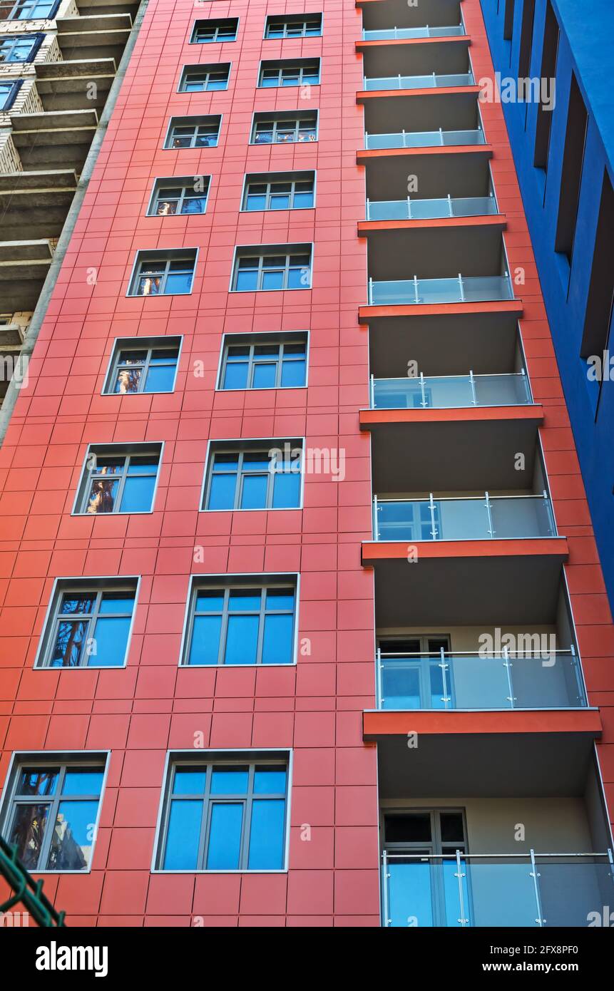 Metallic clad buildings hi-res stock photography and images - Alamy