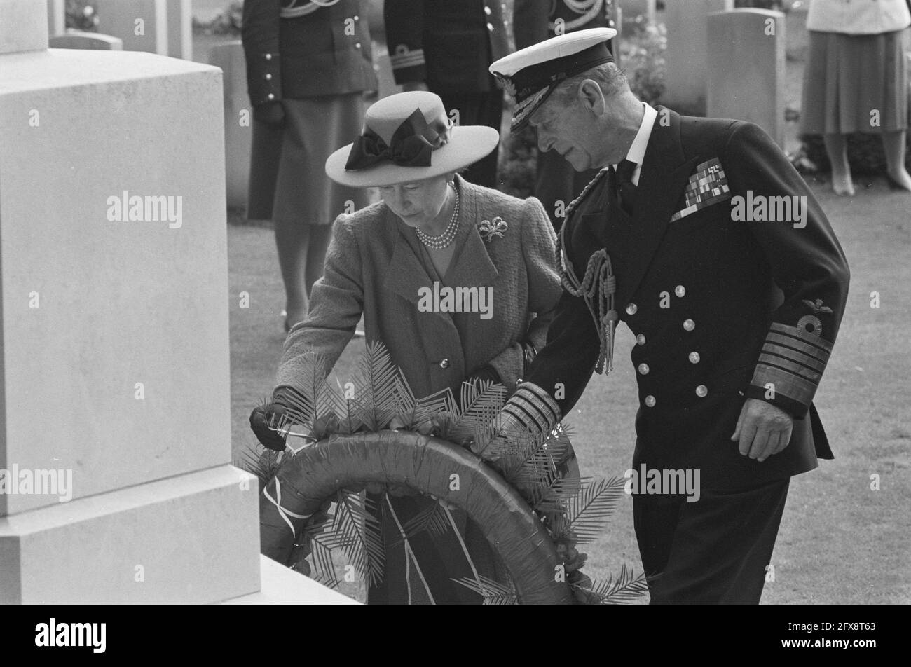 Visit of English Royal Couple; Queen Elizabeth and Prince Philip lay ...