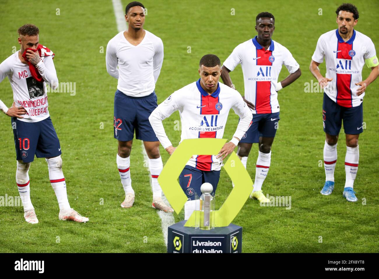 Kylian mbappe psg trophy hi-res stock photography and images - Alamy