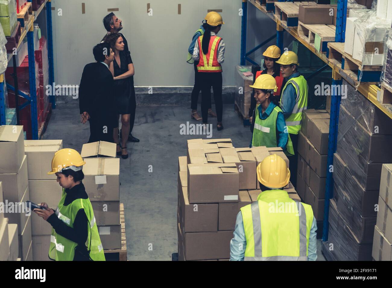Warehousemen hi-res stock photography and images - Alamy