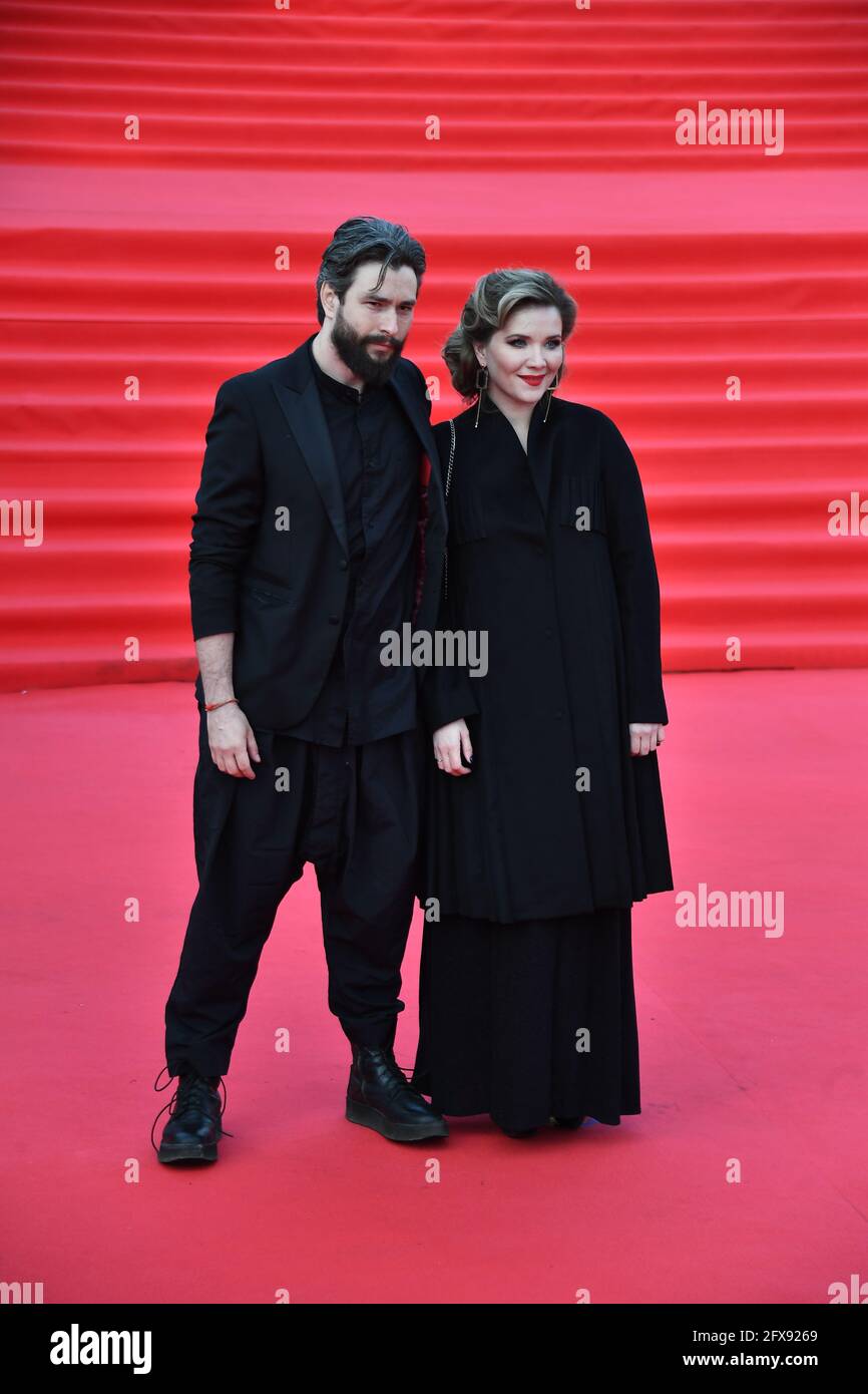 Moscow. Actors Maxim Onishchenko and Anastasia Vedenskaya at the closing ceremony of the 43rd ...