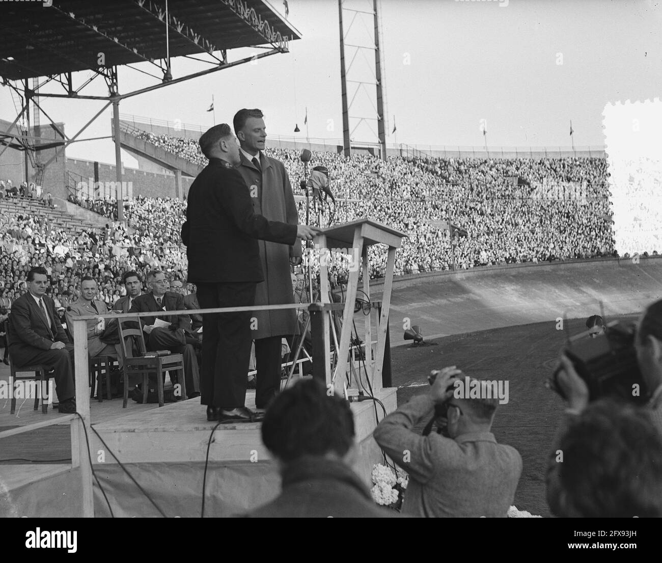 Billy Graham (American evangelist) in the Netherlands, meeting in ...