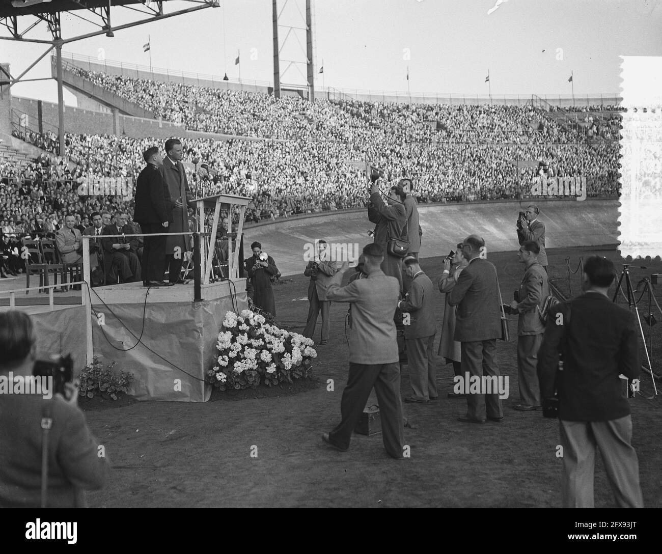 Billy Graham (American evangelist) in the Netherlands, meeting at ...