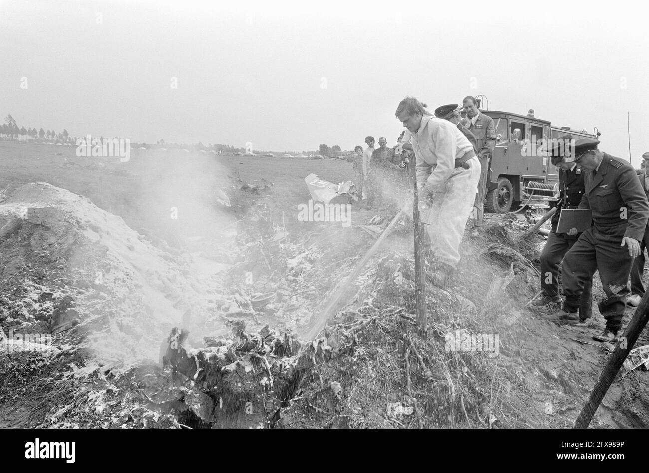 Aircraft rescue and firefighting operations hi-res stock photography ...
