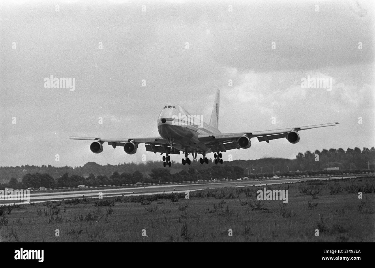 Boeing 747 1970 Black and White Stock Photos & Images - Alamy