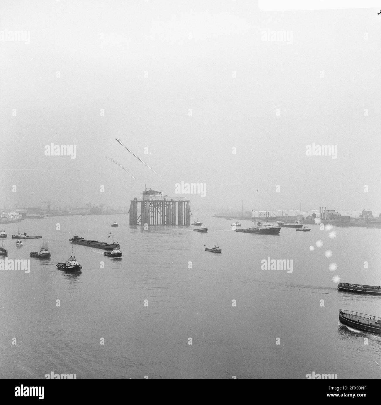 Oil rig transworld rig 58 departed hi-res stock photography and images ...