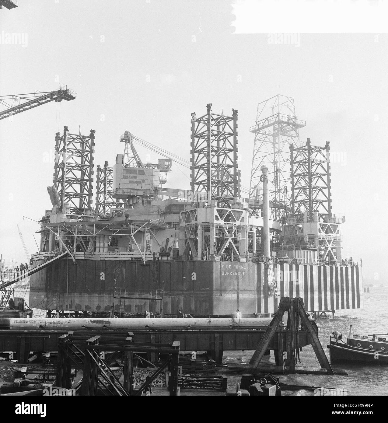 Drilling rig Ile de France almost ready at yard Gusto Schiedam ...