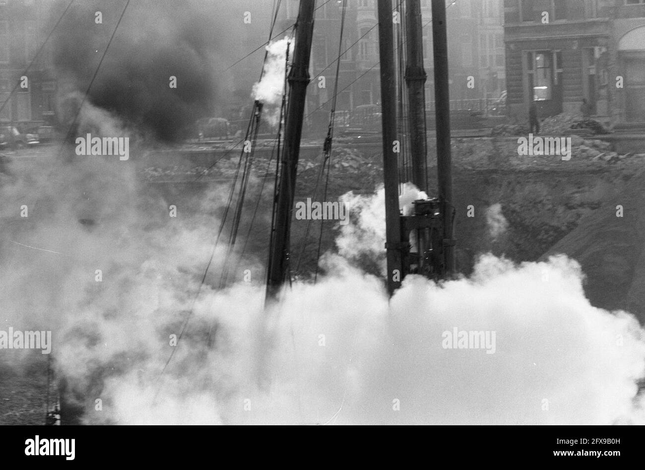 Steam pile driving installation hi-res stock photography and images - Alamy