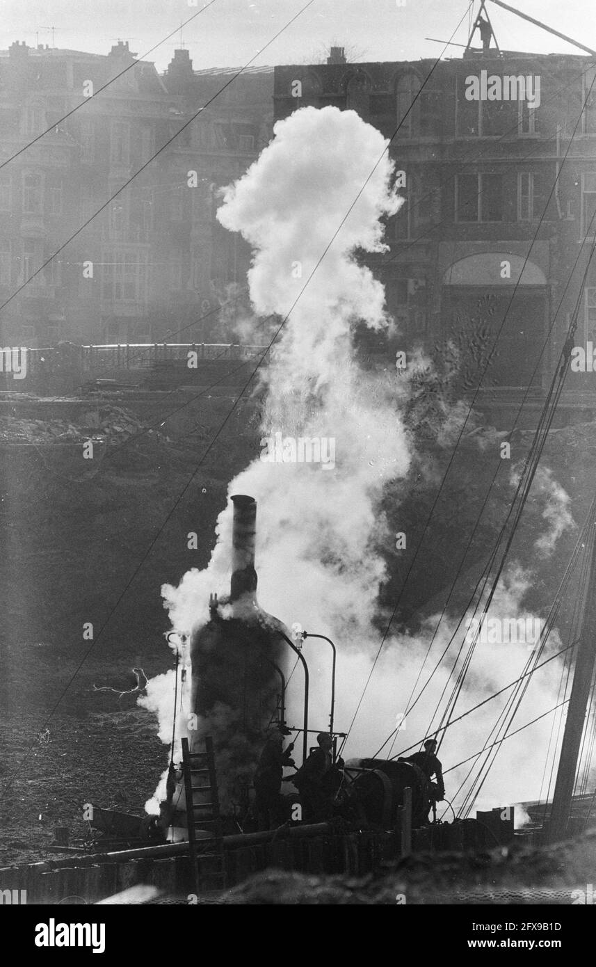 Steam pile driving installation hi-res stock photography and images - Alamy