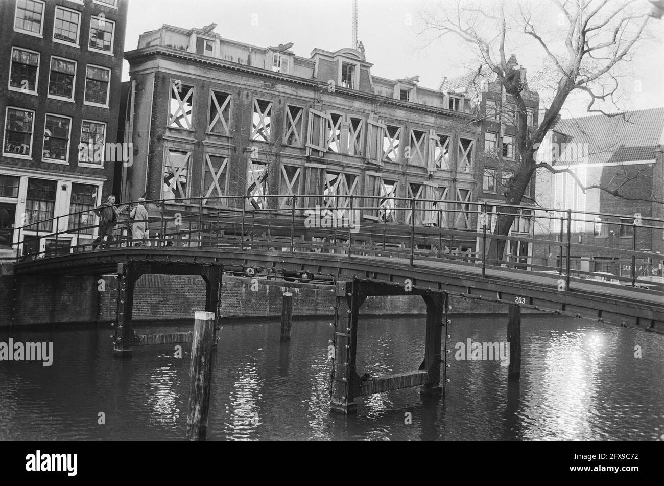 Construction of the Belgian center for Dutch culture on the Nes in ...