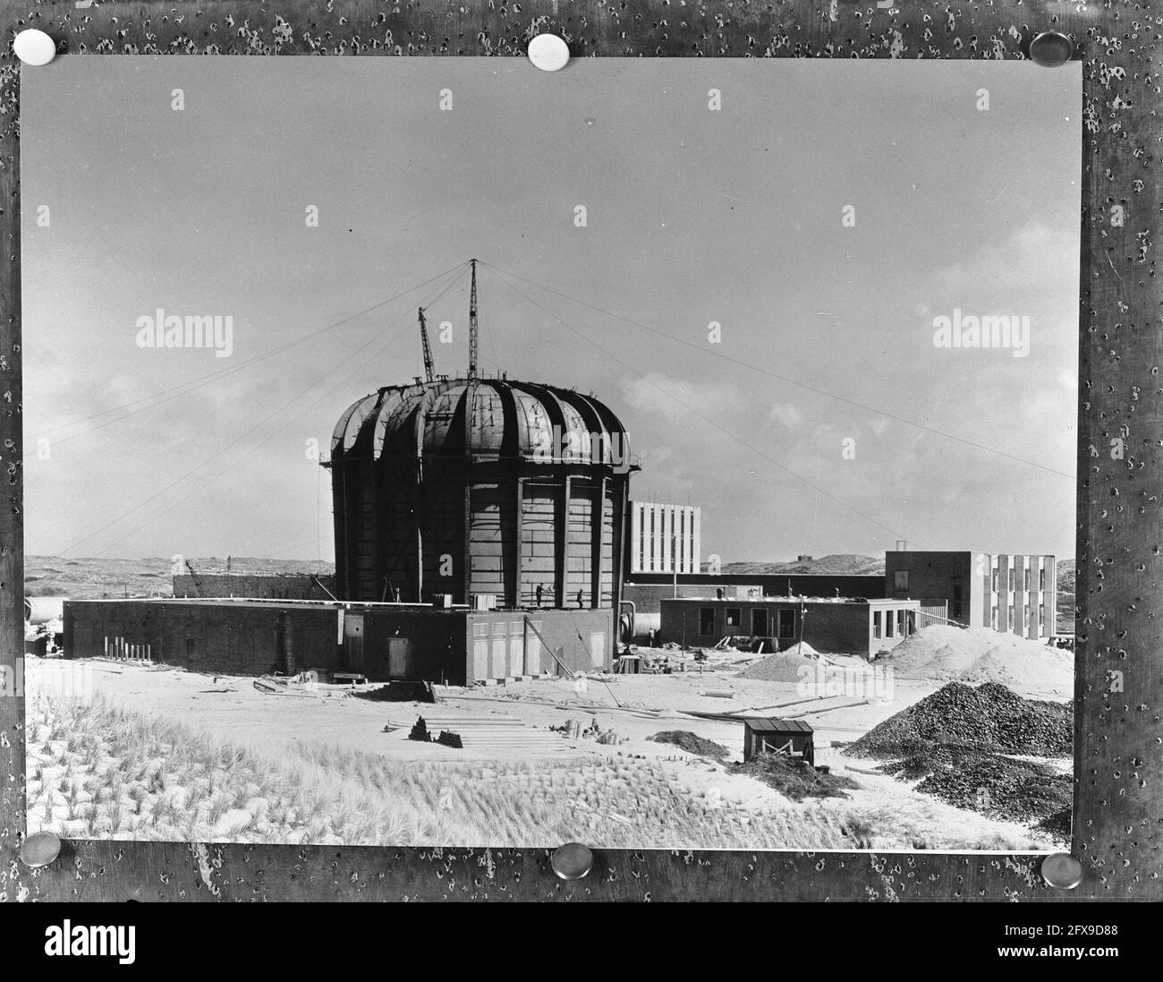 Construction of nuclear reactor at Petten in North Holland, work on the ...