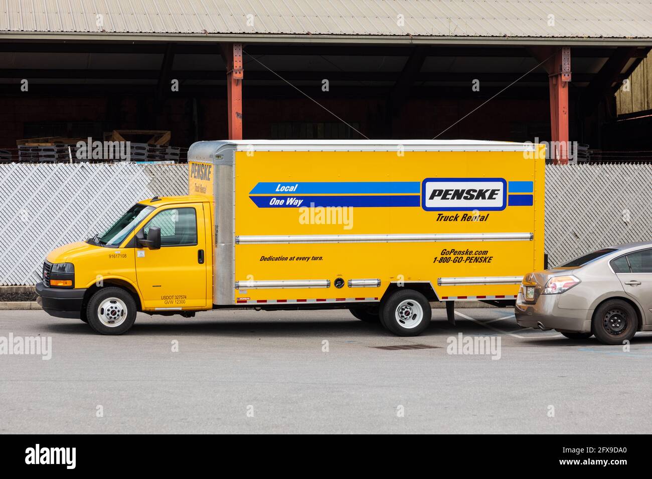 Penske rental truck hi-res stock photography and images - Alamy