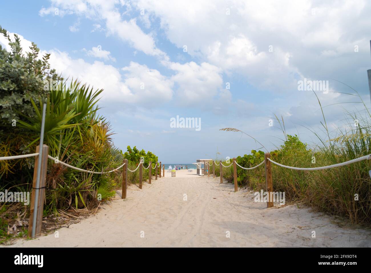 Sand footpath to Miami South Beach in Florida, USA Stock Photo - Alamy