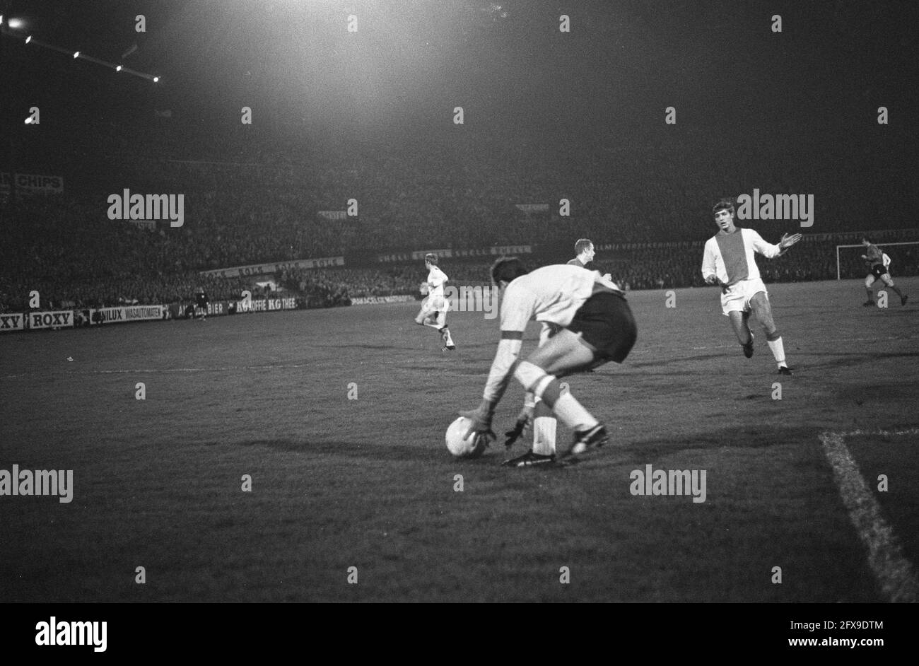Goalkeeper gert bals grabs hi-res stock photography and images - Alamy