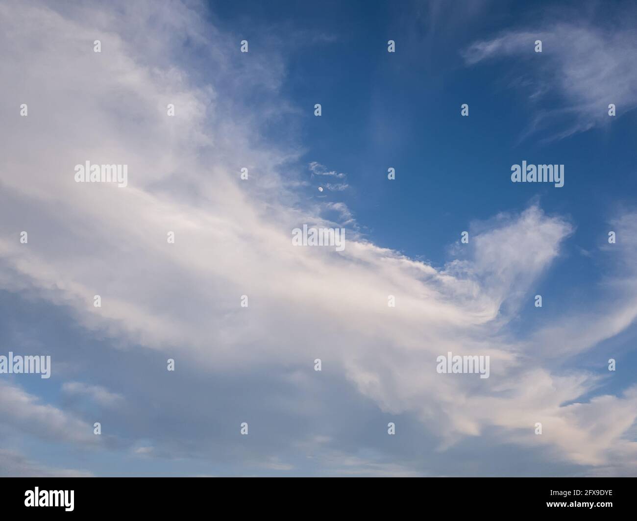 Soft clouds on sky hi-res stock photography and images - Alamy