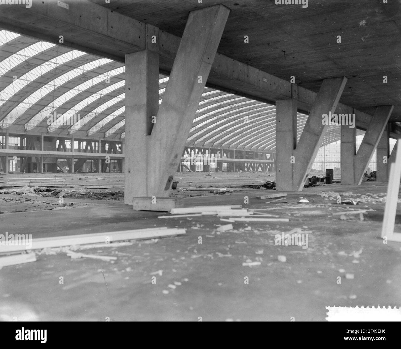 Construction of the new RAI at the Europaplein, September 13, 1960 ...