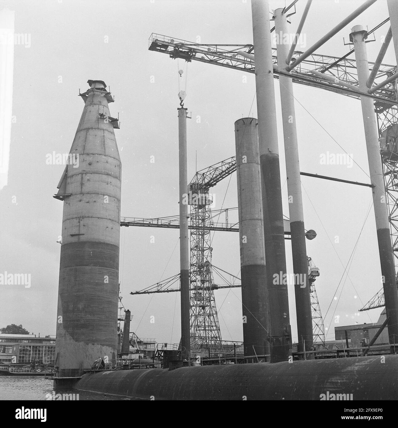 American drilling rig transworld rig 58 Black and White Stock Photos ...