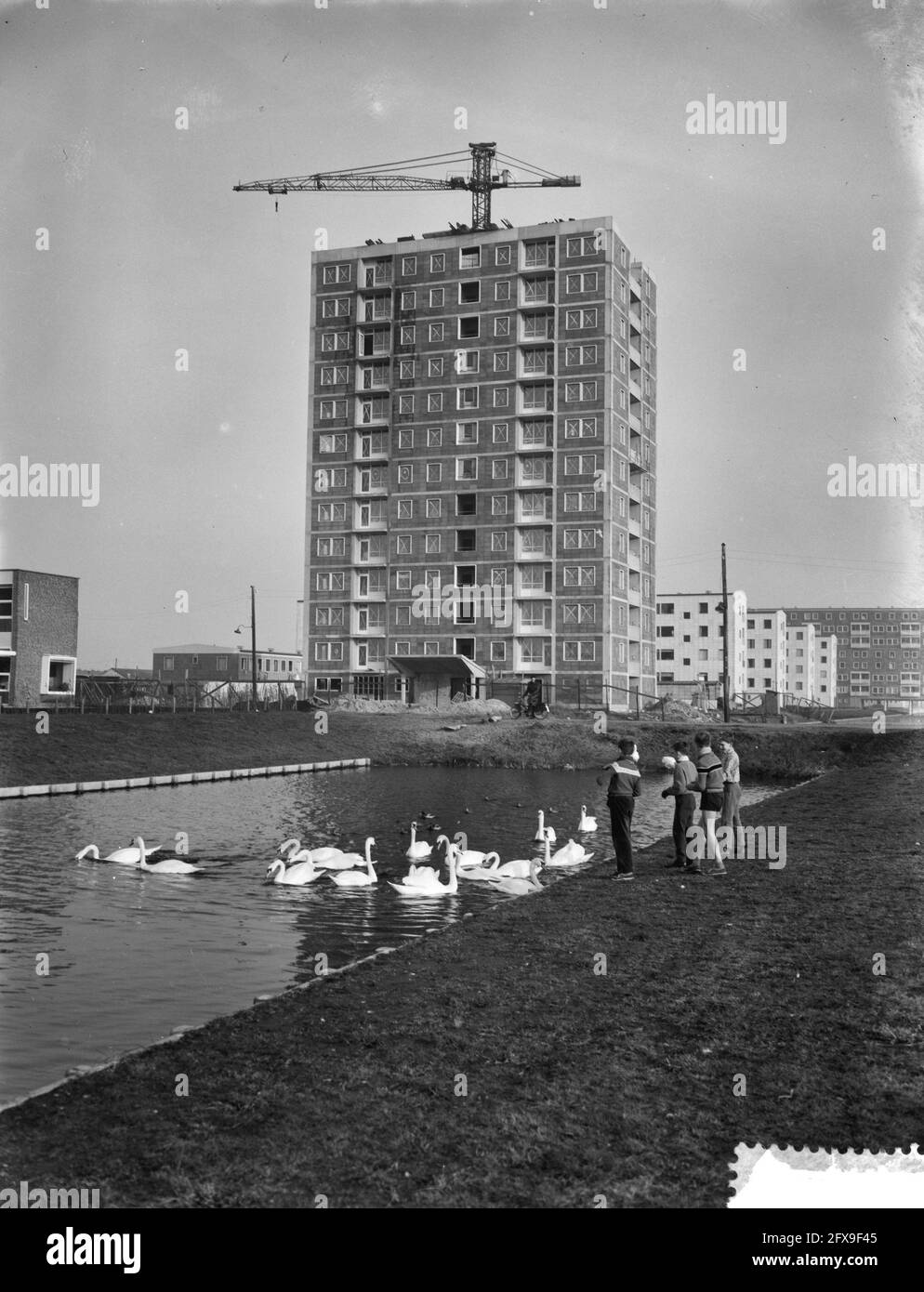 13 story skyscraper Black and White Stock Photos & Images - Alamy