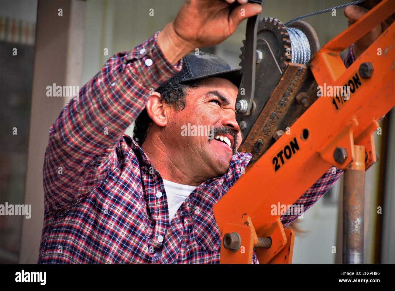Mexican construction worker hi-res stock photography and images - Alamy