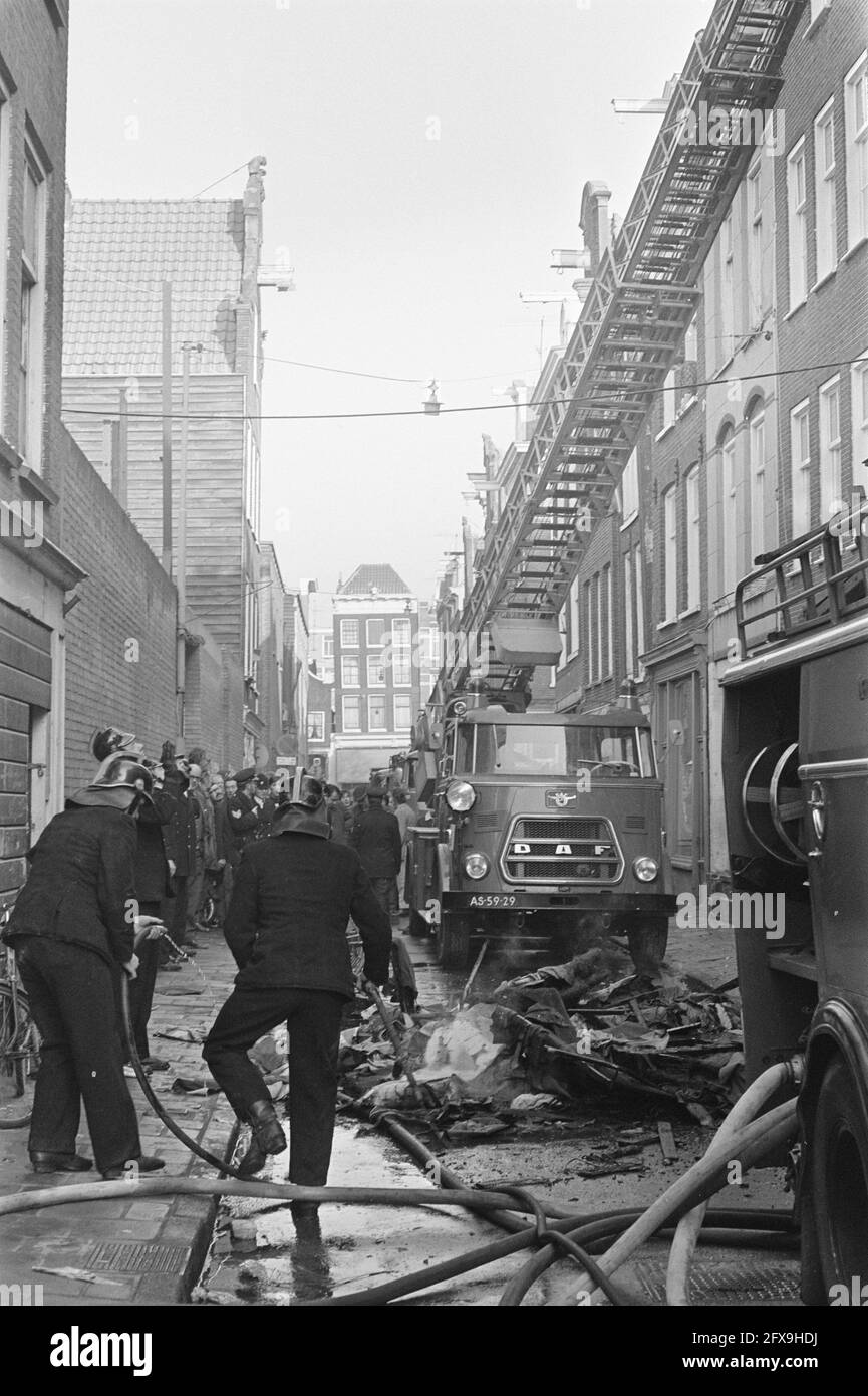 Fire in Laurierstraat Amsterdam, March 14, 1972, fires, The Netherlands ...