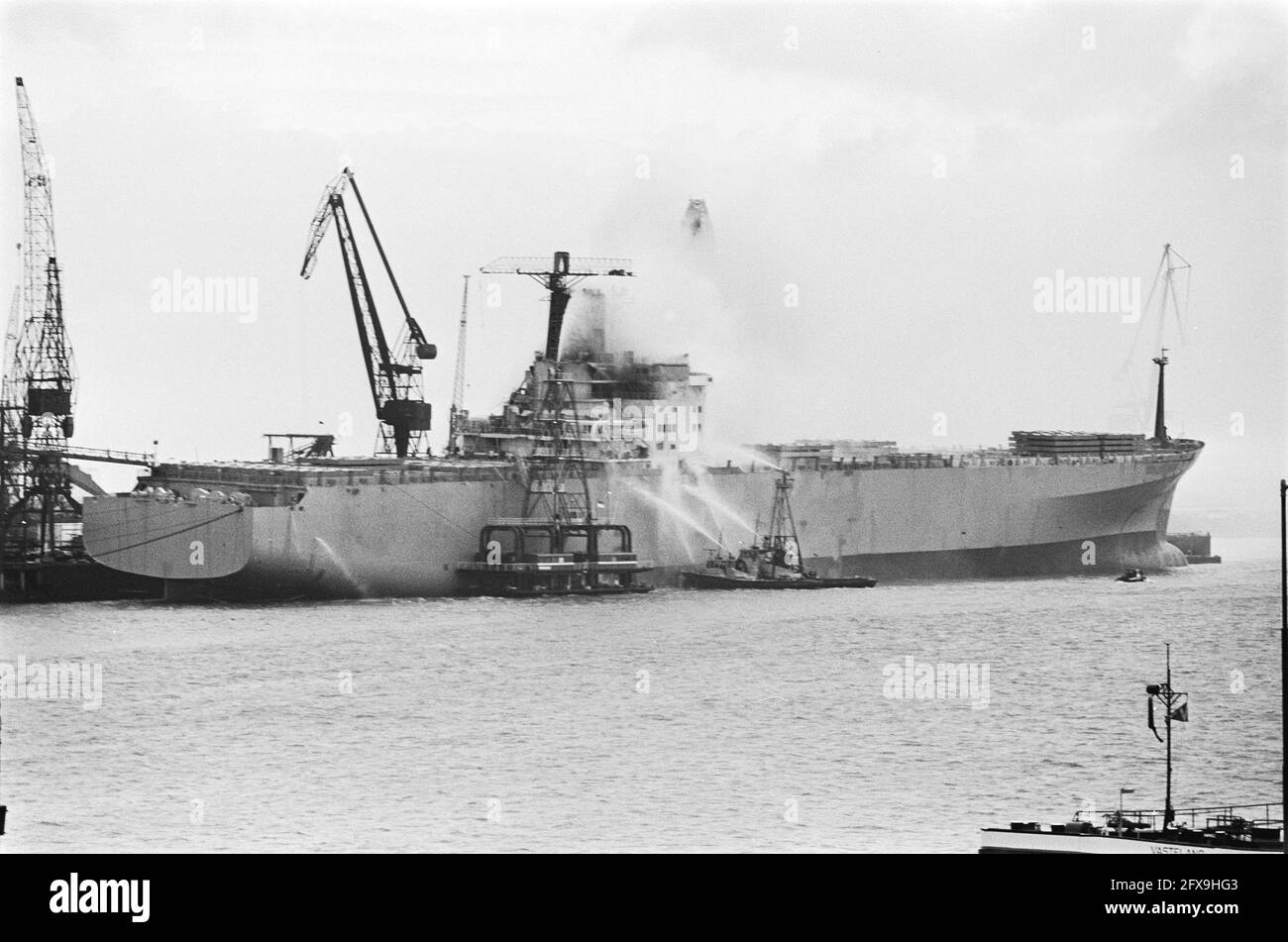 Nedlloyd container Black and White Stock Photos & Images - Alamy